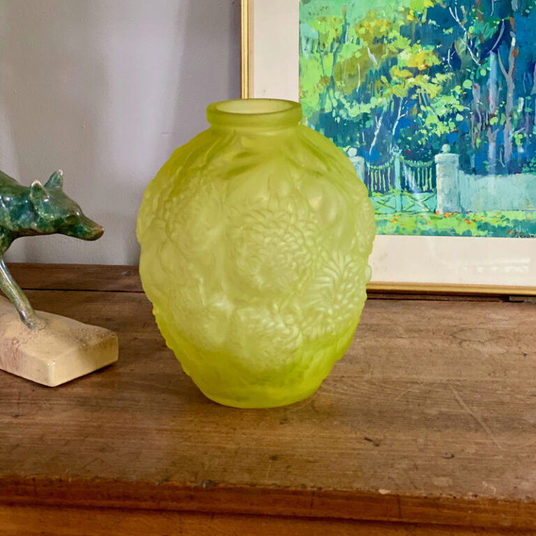 Art Deco Uranium glass vase with chrysanthemums | Divine Style French ...